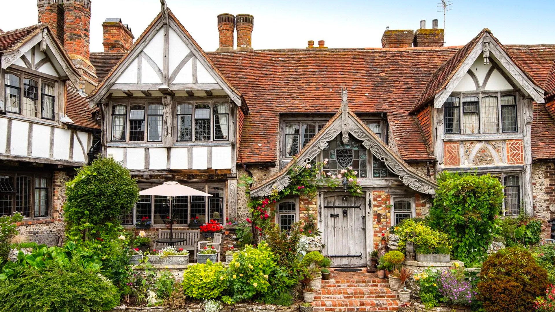 The house that inspired Cluedo’s murder-mystery mansion is up for sale ...